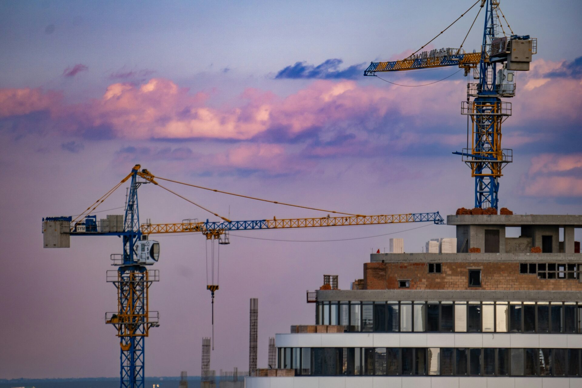 Navigating Global Construction Costs: Key Trends and Challenges in 2025